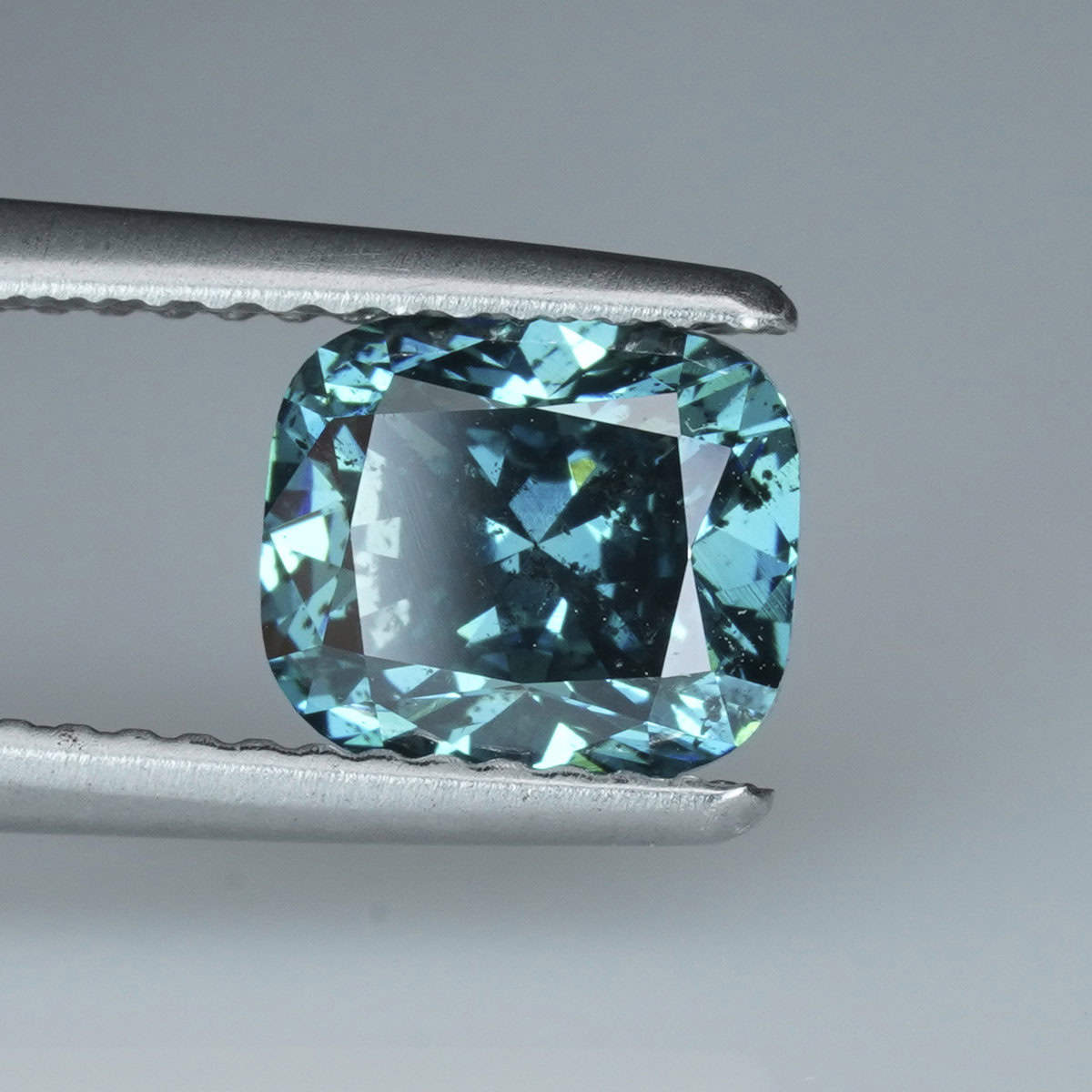 Cerulean & Lagoon Blue Diamonds | Rainbow Sapphire™